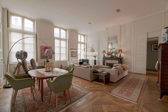 Appartement à vendre - Quartiers Centre, Centre-ville - 9 pièces - 5 chambres