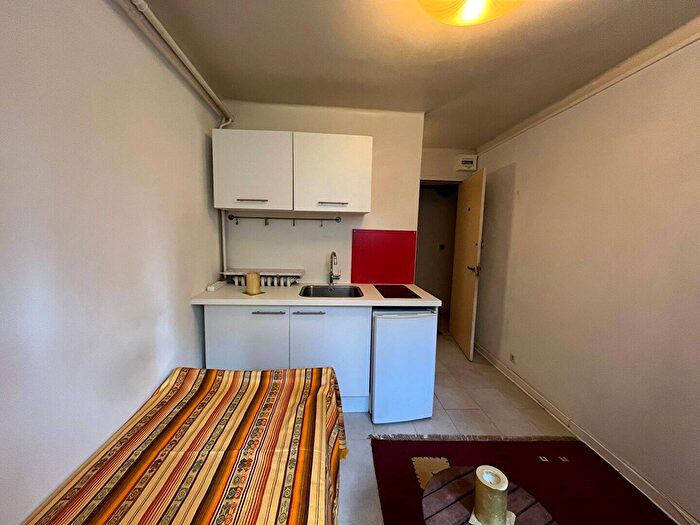 Appartement à louer - Clagny-Glatigny, Versailles - 1 pièce