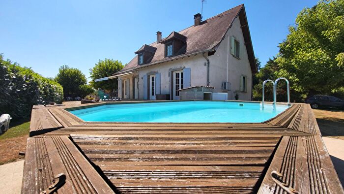 Maison à vendre - Saint-Laurent-des-Hommes - 6 pièces - 5 chambres