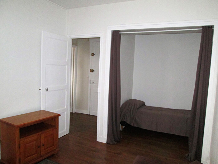 Appartement 1 pièce à louer à Courbevoie, Marceau République