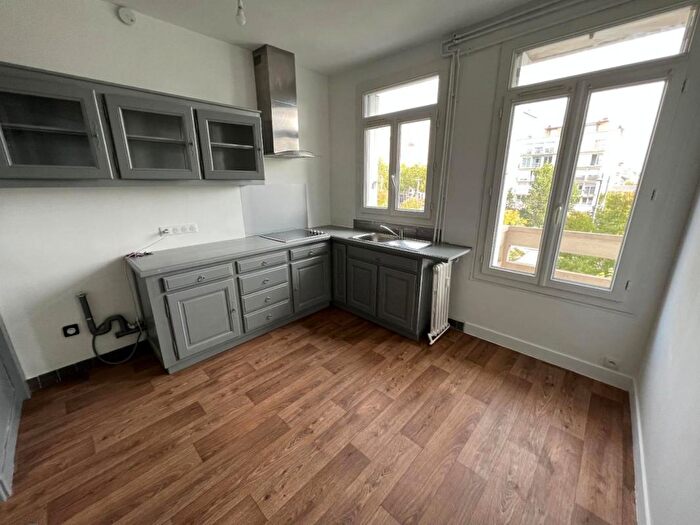 Appartement à louer - Tours, Sanitas, Rotonde - 4 pièces - 3 chambres