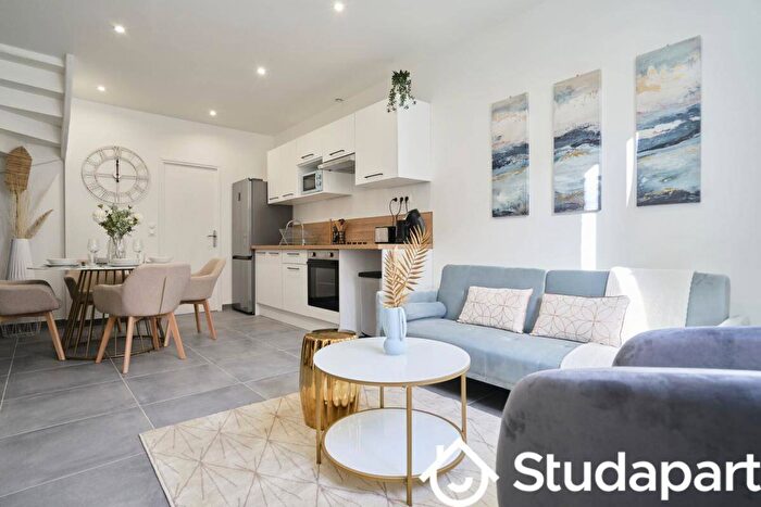 Appartement à louer - Amiens -La Vallée - 1 pièce - 2 chambres