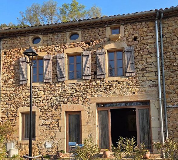 Maison 8 pièces à Puycelsi, à vendre