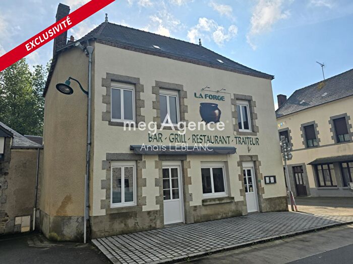Maison à vendre - Évron - 9 pièces - 3 chambres