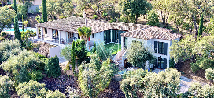Le Plan-de-la-Tour : Maison 6 pièces à vendre