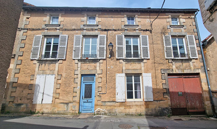 Maison à Lusignan, à vendre