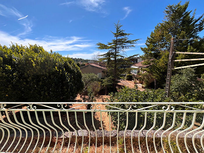 Maison à vendre - Apt - 5 pièces - 4 chambres