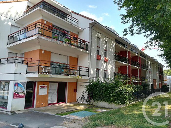 Appartement 3 pièces à Saint-Sébastien-sur-Loire, Est, à louer