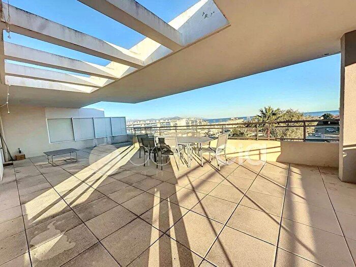 Appartement 4 pièces à louer à Azurville-Val Claret, Antibes