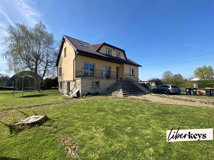 Maison à vendre - Le Plessis-Belleville - 6 pièces - 4 chambres