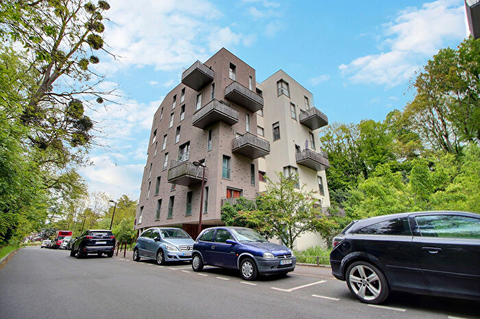 Appartement à louer - Viry-Châtillon, Les Coteaux de lOrge - 5 pièces - 4 chambres