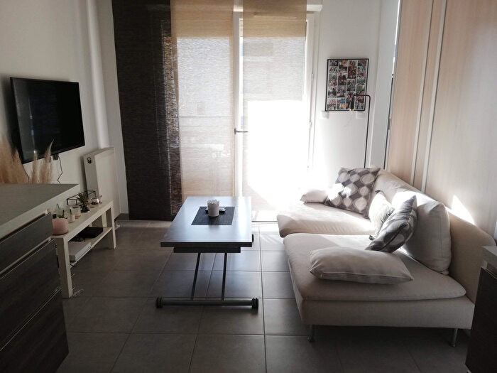 Appartement à louer - Marseille e , Saint-Menet - 2 pièces - 1 chambre