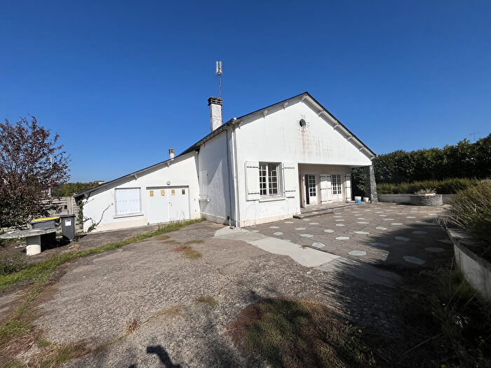 Maison à vendre - Saint-Jean-de-Thouars - 5 pièces - 3 chambres