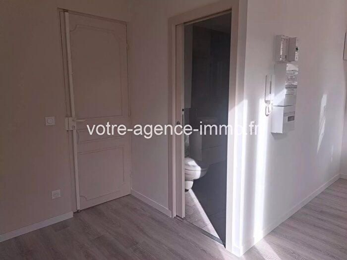 Maisons à vendre et appartements à louer - 1