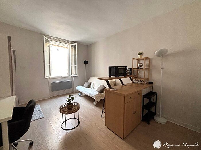 Appartement à louer - Saint Louis, Saint-Germain-en-Laye - 1 pièce