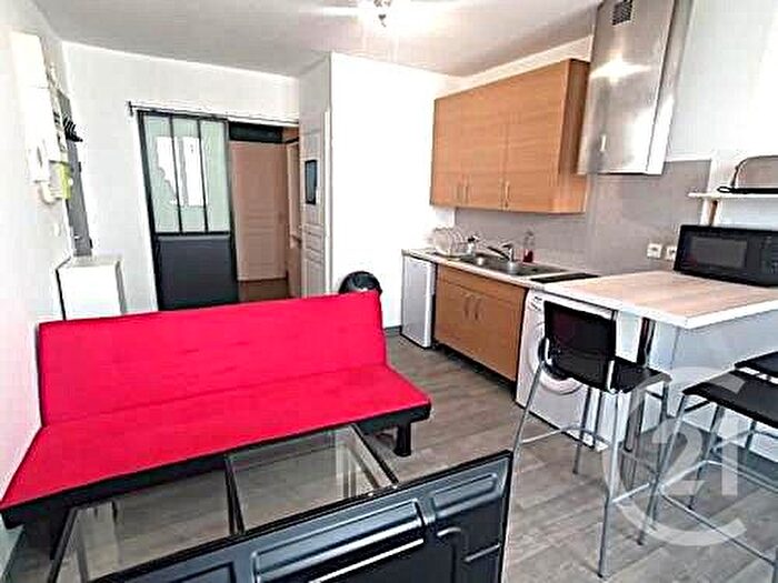 Brie-Comte-Robert, Centre-ville : Appartement 1 pièce à louer