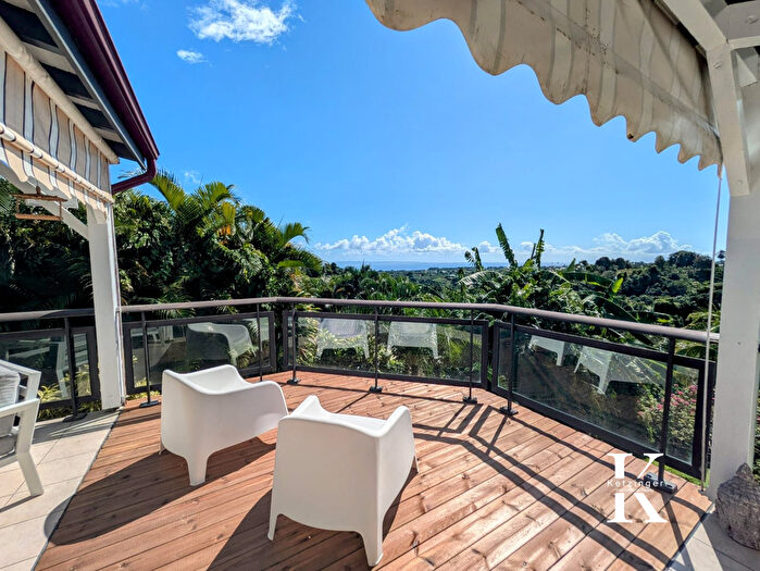 Maison à vendre - Goyave - 10 pièces - 8 chambres