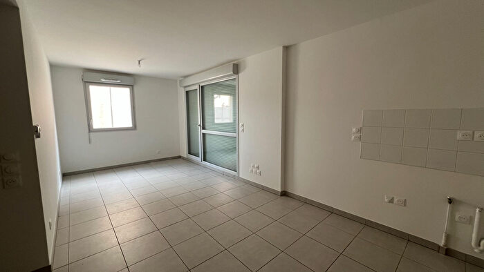Appartement 3 pièces à louer à Rillieux-la-Pape, Perica, Village