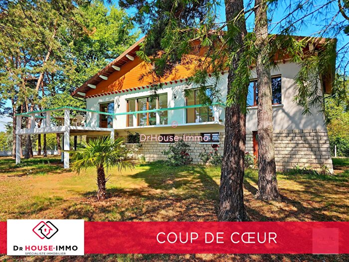 Maison à vendre - Peschadoires - 9 pièces - 8 chambres