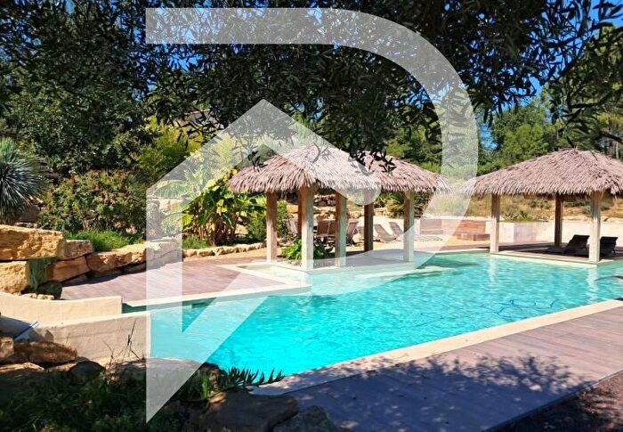 Maison à vendre - Uchaux - 7 pièces - 5 chambres