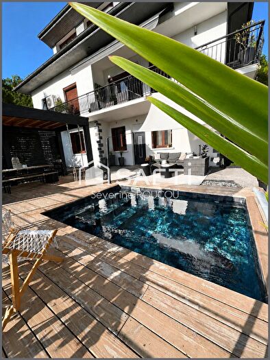Maison 11 pièces à Bellegarde-sur-Valserine, à vendre