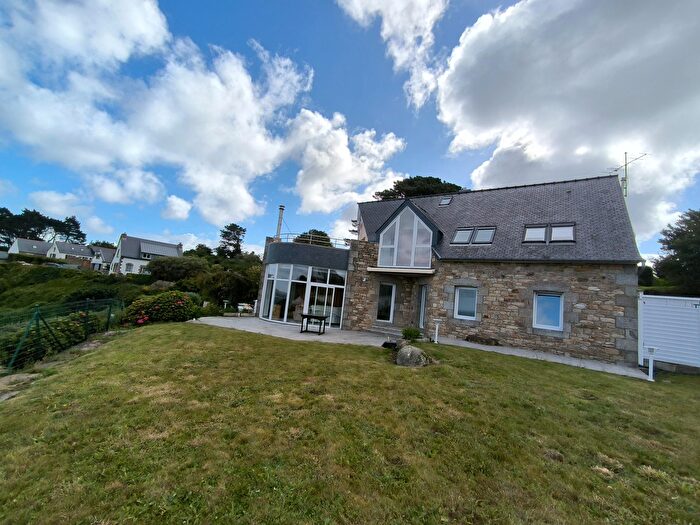 Maison 5 pièces à louer à Trélévern