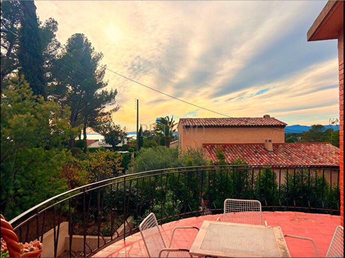 Maison à vendre - Saint-Raphaël, Boulouris - 6 pièces - 4 chambres