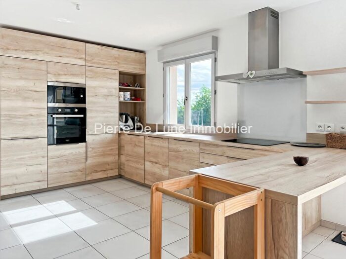 Maison à vendre - Saint-Vérand - 4 pièces - 3 chambres