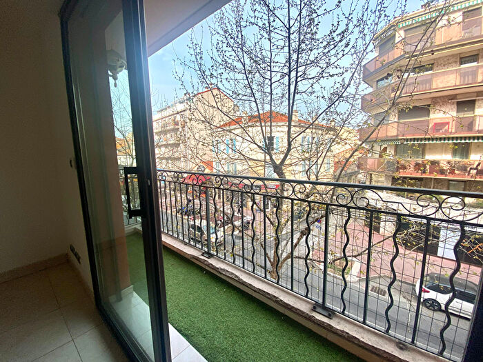 Saint-Raphaël, Centre-ville : Appartement 3 pièces à louer