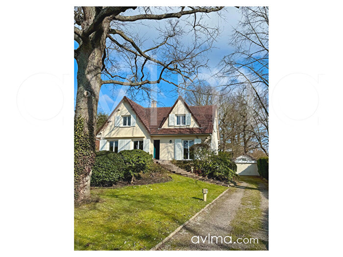 Maison à vendre - Saint-Nom-la-Bretèche - 8 pièces - 6 chambres