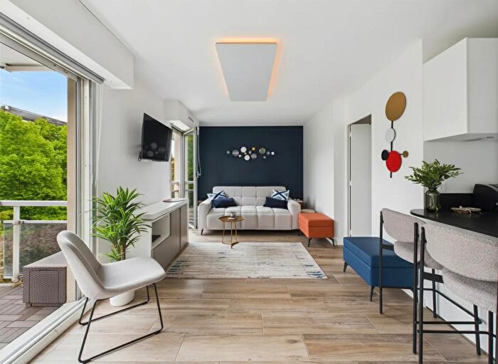 Appartement à vendre - Montrouge, Le vieux Montrouge - 1 pièce