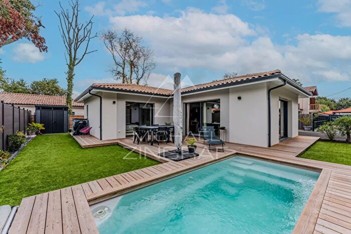 Maison à vendre - Gujan-Mestras, Mestras - 6 pièces - 3 chambres