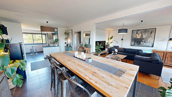 Caluire-et-Cuire, Montessuy : Appartement 4 pièces à vendre