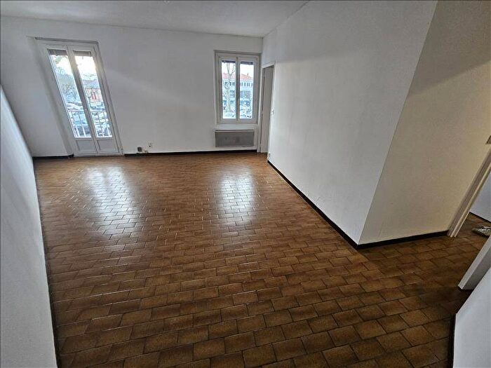 Centre Ville, Lavaur : Appartement 2 pièces à louer