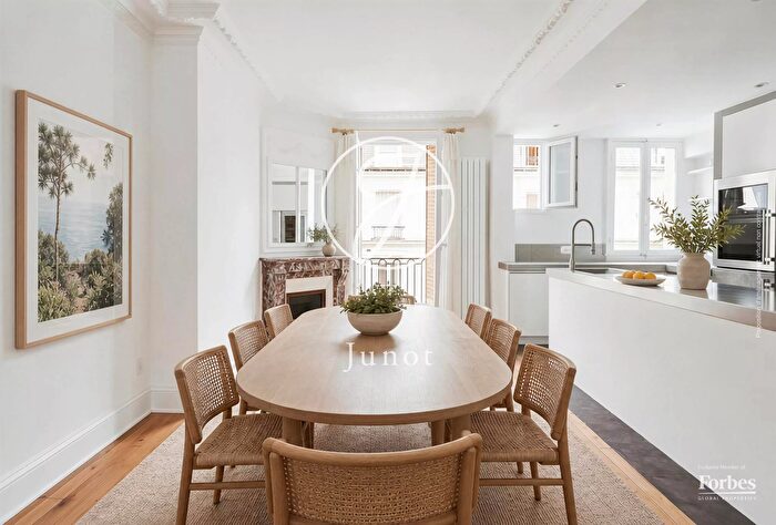 Paris 16ème, Auteuil-Nord, Jasmin, Mirabeau : Appartement 5 pièces à vendre