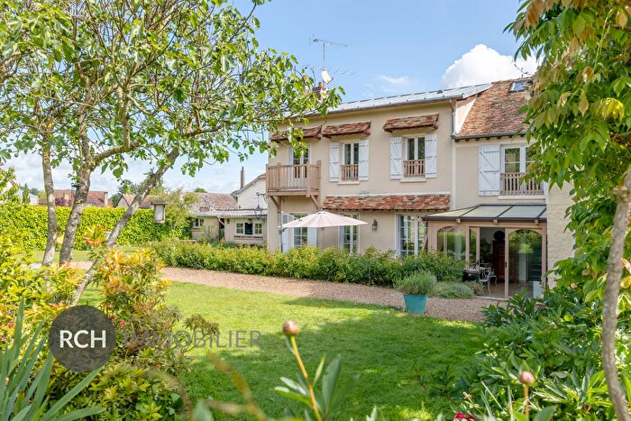 Montfort-lAmaury : Maison 10 pièces à vendre