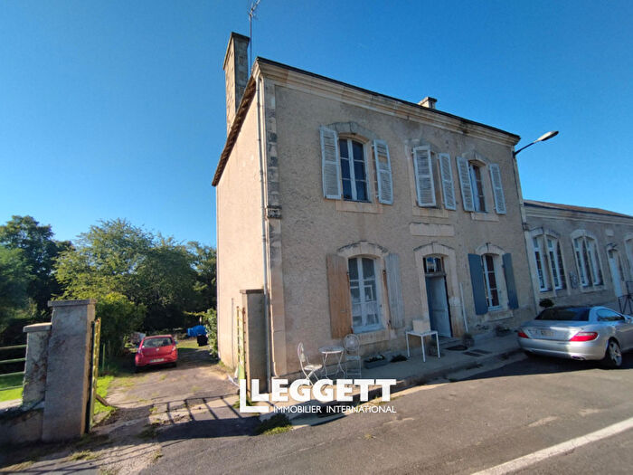 Maison à vendre - Brigueil-le-Chantre - 9 pièces - 4 chambres