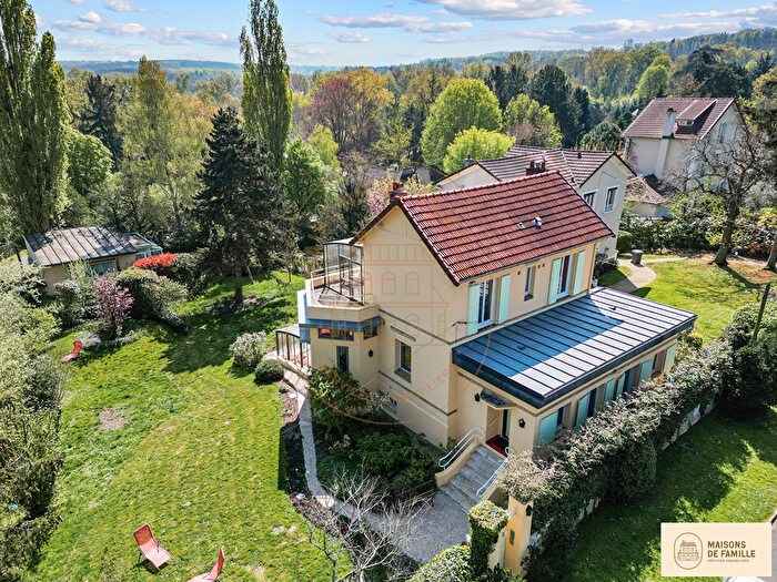 Rueil-Malmaison, Jonchere, Malmaison, Saint-Cucufa : Maison 9 pièces à vendre