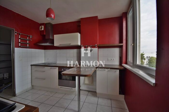 Appartement à louer - Mourenx - 4 pièces - 3 chambres