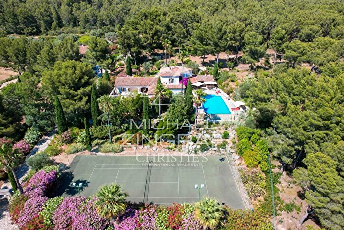 Maison 18 pièces à Saint-Cyr-sur-Mer, à vendre
