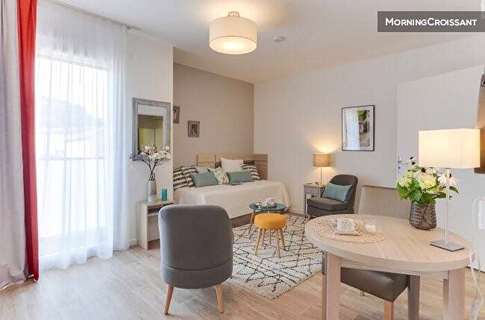 Appartement à louer - Centre Ville Est, Bourgoin-Jallieu - 1 pièce