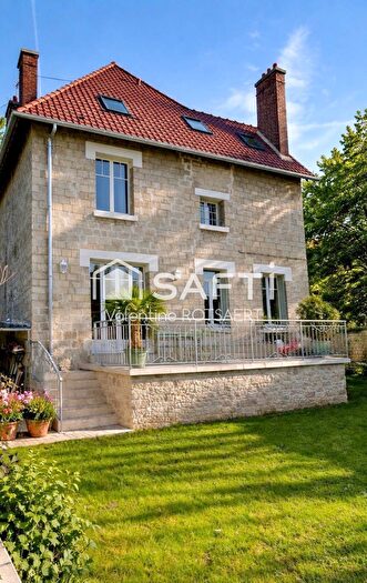 Maison à vendre - Compiègne, Centre-ville - 8 pièces - 5 chambres