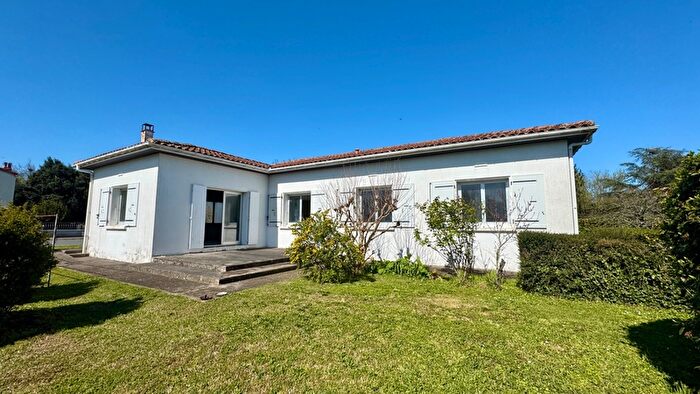 Maison à vendre - Tonnay-Charente - 4 pièces - 3 chambres