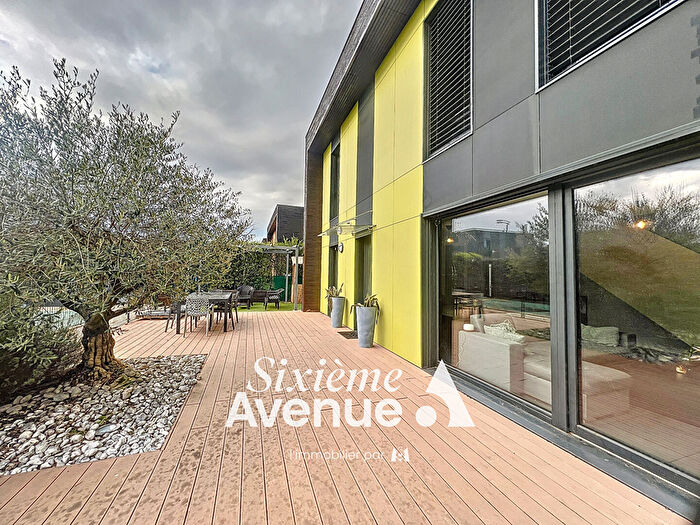 Maison à louer - Pusignan - 4 pièces - 3 chambres