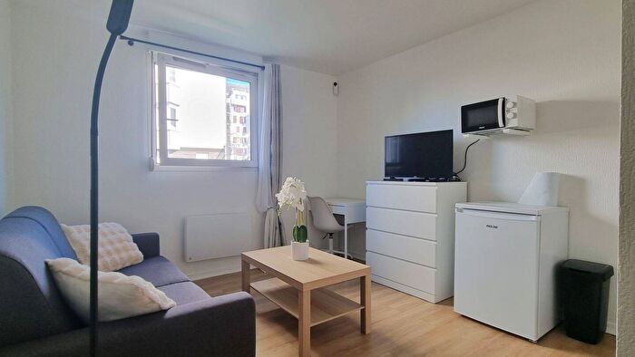 Appartement à louer - Pvé Neuf-Mont dEst, Noisy-le-Grand - 1 pièce