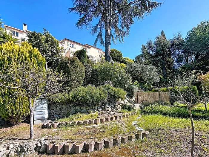 Maison à vendre - Vence, Saint-Martin, Lubiane, Le Suve - 5 pièces - 2 chambres