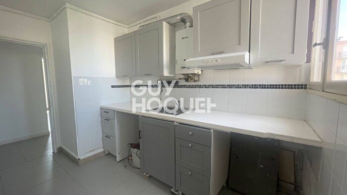 Appartement à louer - Bâtes-Sainte Ève, Dreux - 4 pièces - 2 chambres