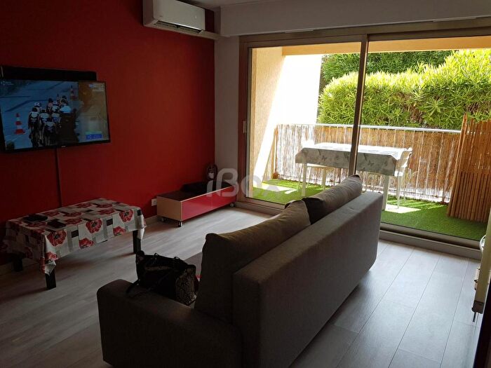 Appartement à louer - Saint-Mandrier-sur-Mer - 2 pièces - 1 chambre