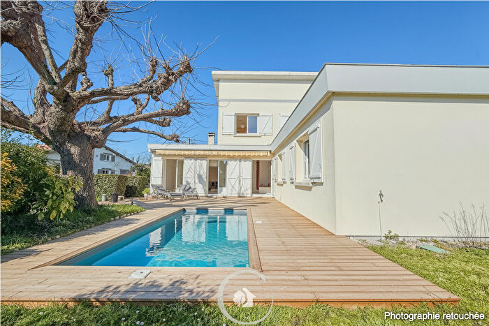 Maison à vendre - Parempuyre - 6 pièces - 5 chambres