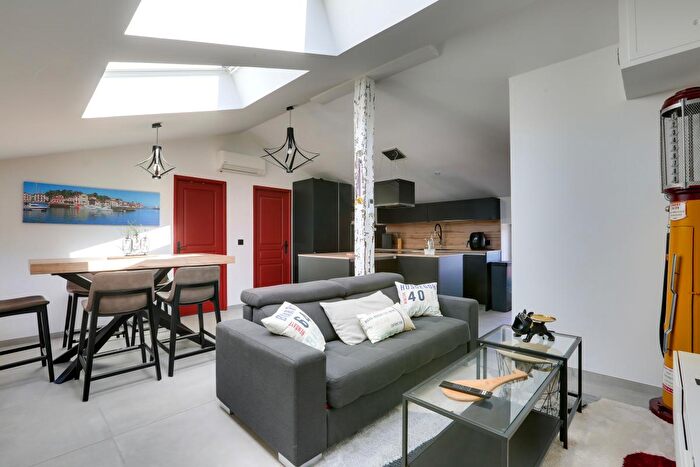 Appartement à vendre - Ustaritz - 3 pièces - 2 chambres